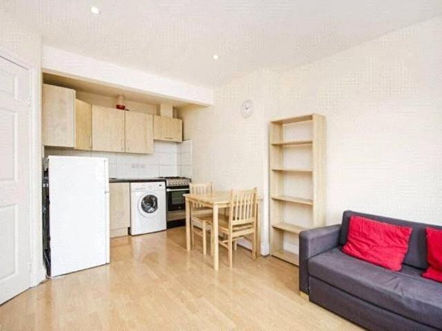 Finchley Road, Golders Green, London NW11, 2 bed flat to rent, £1,750 pcm | PrimeLocation