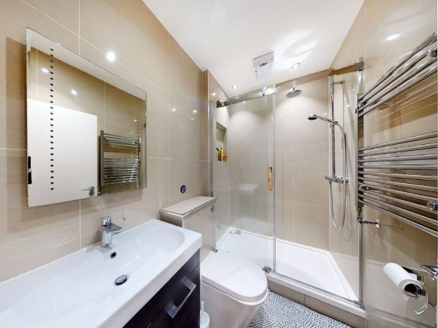 Finchley Road, Golders Green NW11, 3 bed flat to rent, £2,747 pcm | PrimeLocation