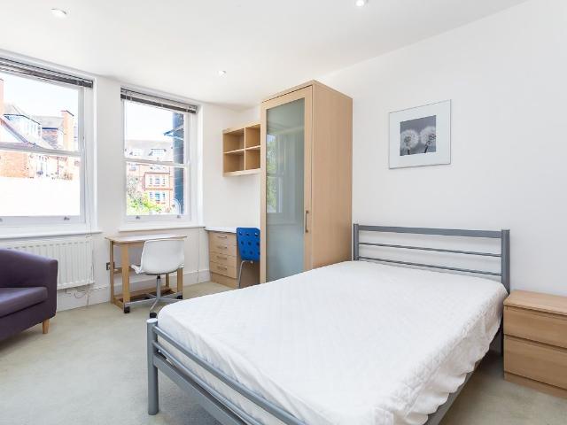 Finchley Road, Hampstead, London NW3, Studio to rent, £1,500 pcm | PrimeLocation