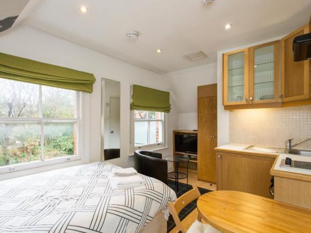 Finchley Road, Hampstead, London, NW3 Studio to rent £1,798 pcm £415 pw