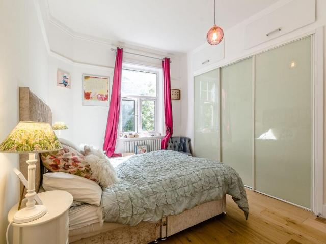 Finchley Road, Hampstead, London, NW3 2 bed flat to rent £3,684 pcm £850 pw