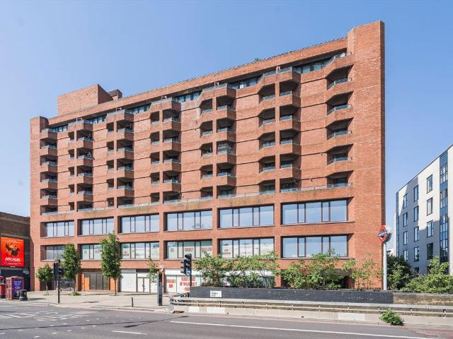 Finchley Road, Hampstead NW3, 2 bed flat to rent, £2,900 pcm | PrimeLocation