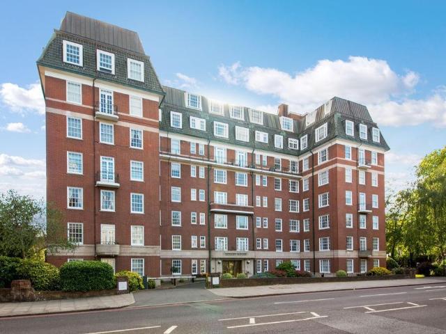 Finchley Road, London 2 bed apartment to rent £2,800 pcm £646 pw