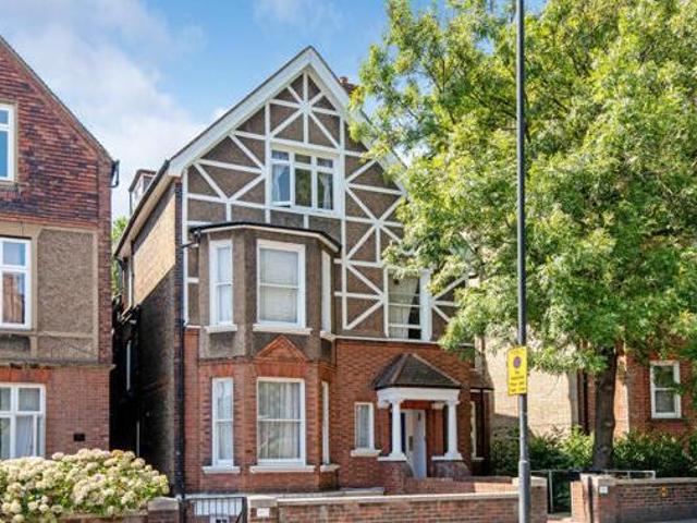 Finchley Road, London, 3 Bedroom Apartment