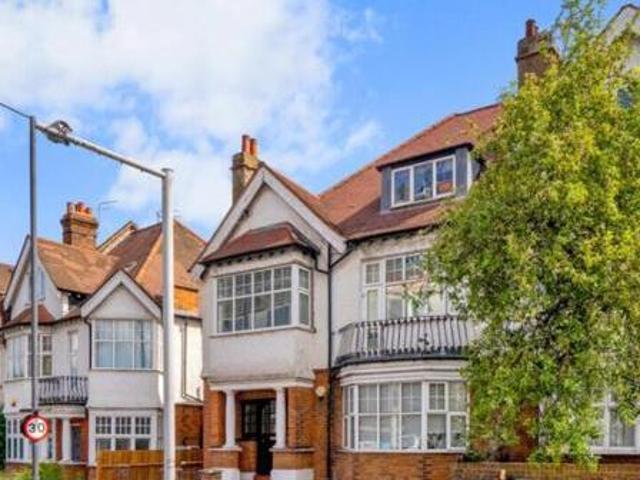 Finchley Road, London, 3 Bedroom Flat