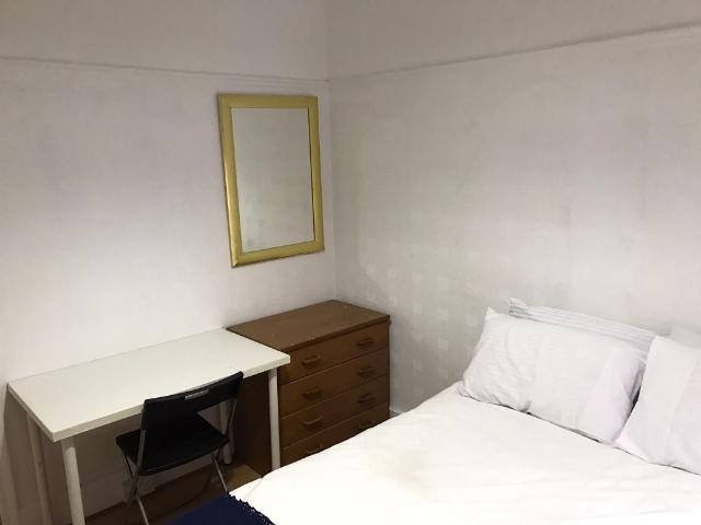 Finchley Road, London NW11, Room to rent, £901 pcm | PrimeLocation