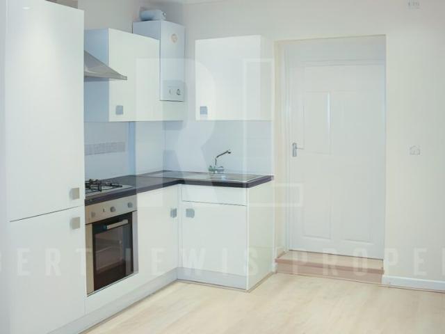 Finchley Road, London NW11, Studio to rent, £1,400 pcm | PrimeLocation