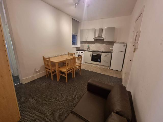 Finchley Road, London NW11, 2 bed flat to rent, £1,650 pcm | PrimeLocation
