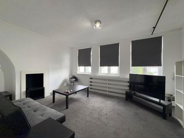 Finchley Road, London NW11, 2 bed flat to rent, £2,200 pcm | PrimeLocation