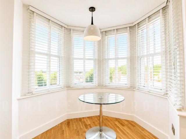 Finchley Road, London NW11, 2 bed flat to rent, £2,200 pcm | PrimeLocation