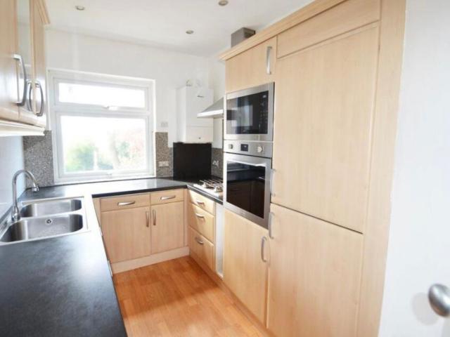 Finchley Road, London NW11, 2 bed flat to rent, £2,300 pcm | PrimeLocation