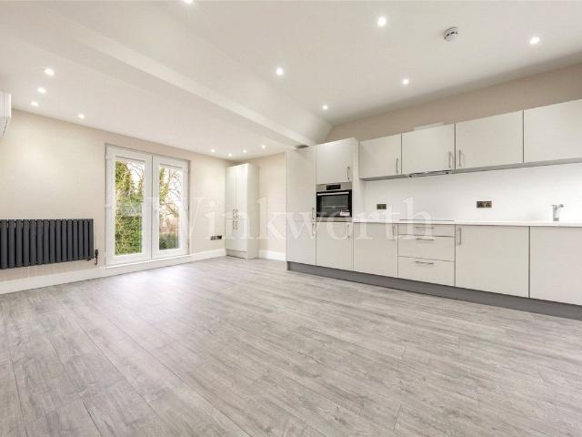 Finchley Road, London NW11, 2 bed flat to rent, £2,500 pcm | PrimeLocation