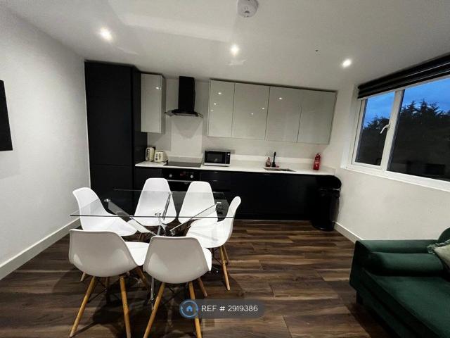 Finchley Road, London NW11, 3 bed flat to rent, £2,200 pcm | PrimeLocation