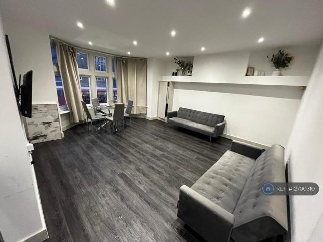 Finchley Road, London, NW11 3 bed flat to rent £2,500 pcm £577 pw
