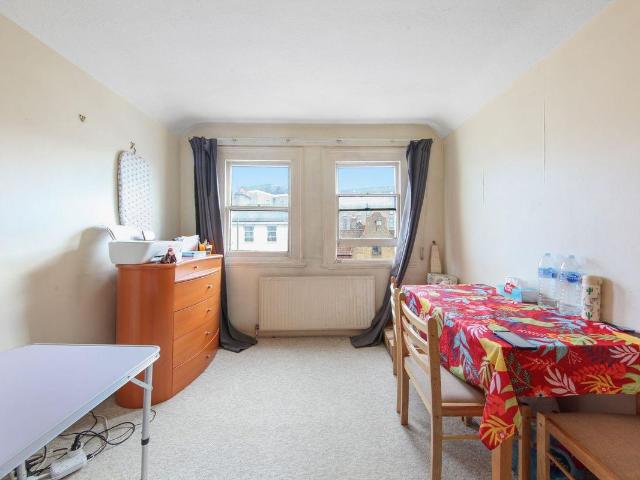 Finchley Road, London NW2, 1 bed flat to rent, £1,500 pcm | PrimeLocation