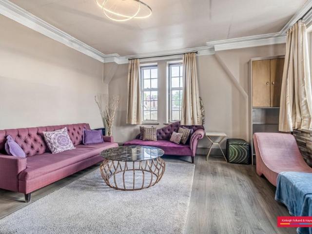Finchley Road, London, NW3 3 bed flat to rent £3,600 pcm £831 pw