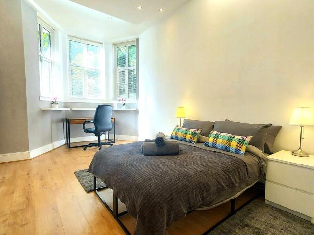 Finchley Road, London NW3, 1 bed flat to rent, £2,195 pcm | PrimeLocation