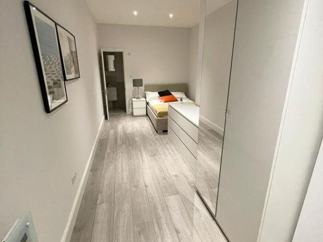 Finchley Road, London NW3, Studio to rent, £1,542 pcm | PrimeLocation