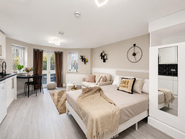 Finchley Road, London NW3, Studio to rent, £1,625 pcm | PrimeLocation