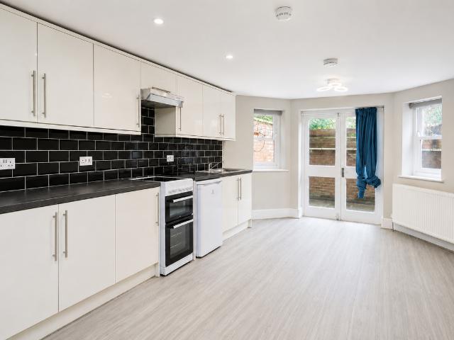 Finchley Road, London NW3, Studio to rent, £1,625 pcm | PrimeLocation