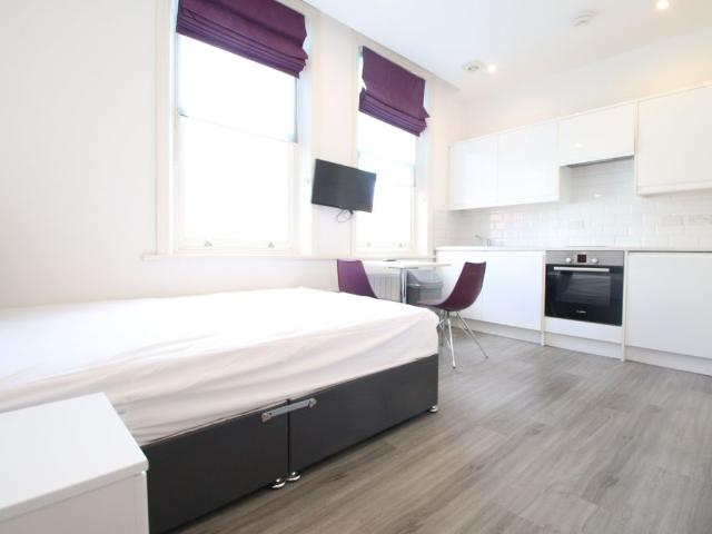 Finchley Road, London NW3, Studio to rent, £1,300 pcm | PrimeLocation