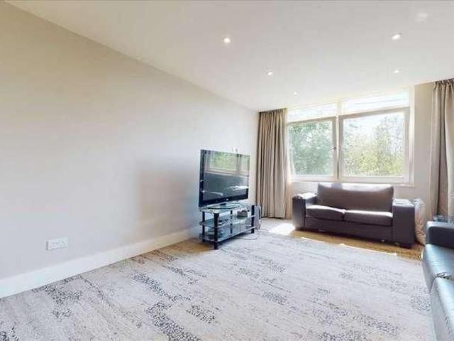 Finchley Road, London, NW8