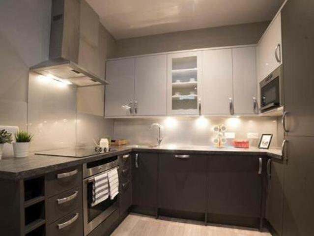 Finchley Road, London, Studio Flat For