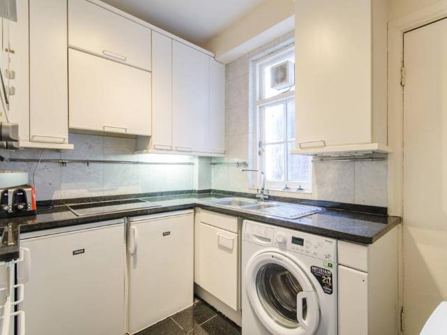 Finchley Road, St John's Wood. 2 bed flat to rent £3,000 pcm £692 pw