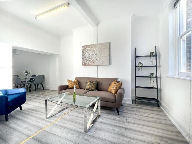 Finchley Road, Swiss Cottage NW3, 3 bed flat to rent, £3,467 pcm | PrimeLocation
