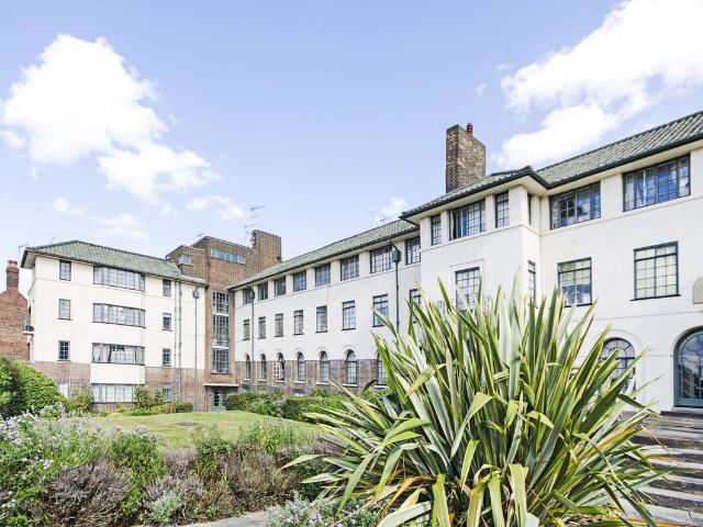 Finchley Road, Temple Fortune, London NW11, Studio to rent, £1,400 pcm | PrimeLocation