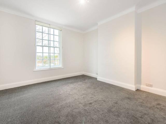 Finchley Road, Temple Fortune, London NW11, 3 bed flat to rent, £2,750 pcm | PrimeLocation