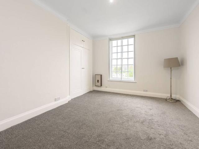 Finchley Road, Temple Fortune, London NW11, 3 bed flat to rent, £2,850 pcm | PrimeLocation