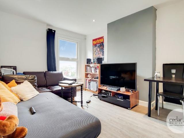 Finchley Road, West Hampstead NW3, 2 bed flat to rent, £2,197 pcm | PrimeLocation