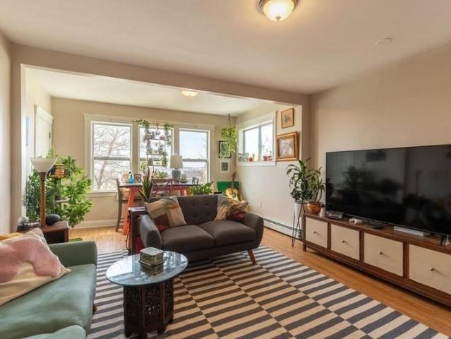 Find one roommate to share a 2B1B with another per