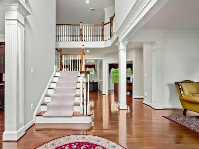 Finest Living in Laurel | ⭐ Top Rated Host | Big