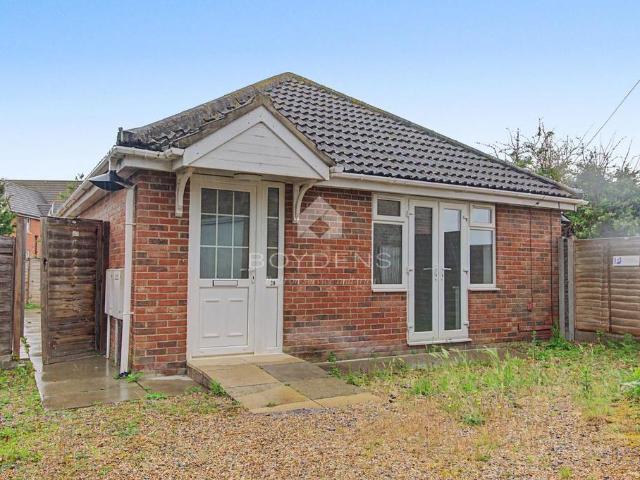 Fingringhoe Road, Colchester CO2 2 bed detached bungalow to rent £1,295 pcm £299 pw