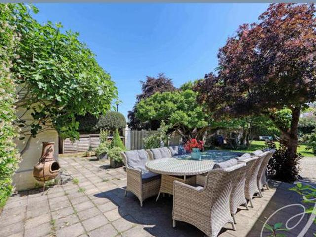 Finings Road, Lane End, 5 Bedroom Cottage