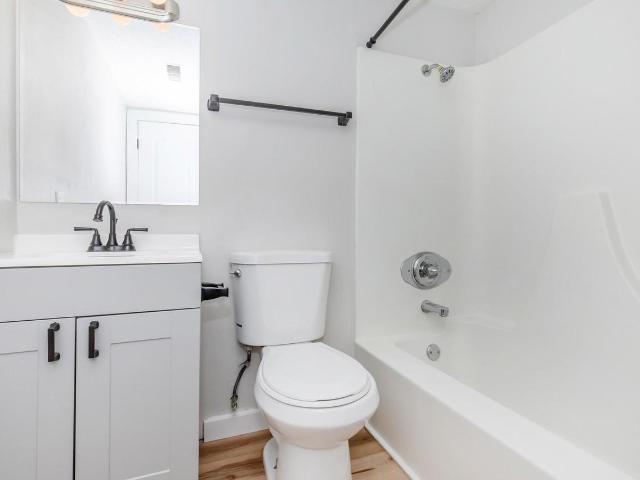 Finn Apartments 1 Bedroom Apartment for Rent at 2221 Stanton Ave, Des Moines, IA 50321 Southwestern Hills