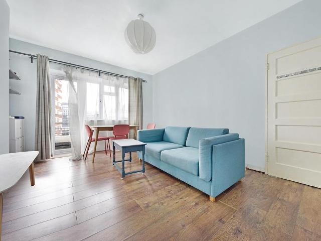 Finn House, Bevenden Street, Hoxton. 3 bed flat to rent £3,200 pcm £738 pw