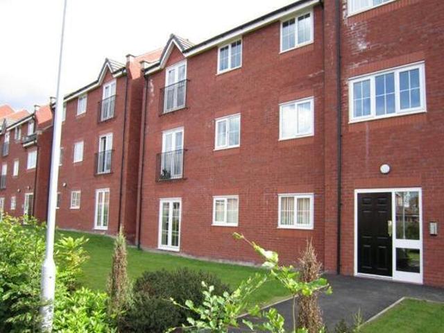 Finsbury Court, Bolton, 2 Bedroom Flat