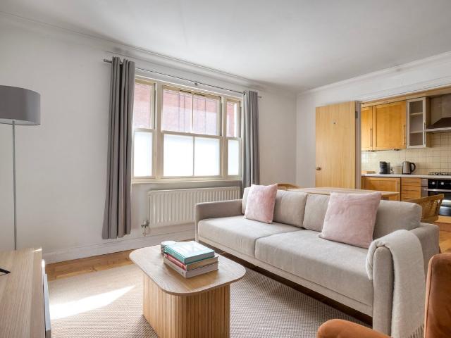 Finsbury EC1V, 1 bed flat to rent, £2,680 pcm | PrimeLocation