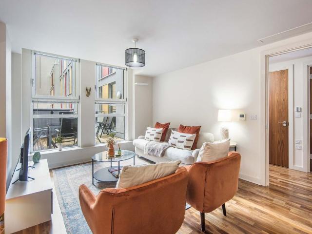 Finsbury EC1Y, 2 bed flat to rent, £8,483 pcm | PrimeLocation