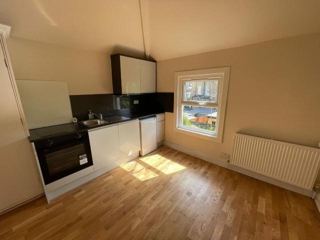 Finsbury Park Road, Finsbury Park, London N4, 1 bed flat to rent, £1,050 pcm | PrimeLocation