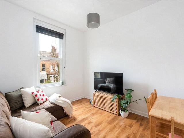 Finsbury Park Road, London N4, 3 bed flat to rent, £3,000 pcm | PrimeLocation
