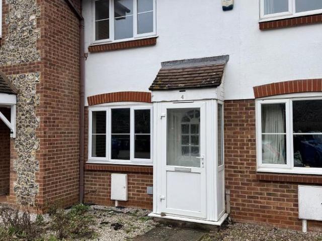 Fiddlers Close, Greenhithe, Kent DA9, 2 bed terraced house to rent, £1,550 pcm | PrimeLocation