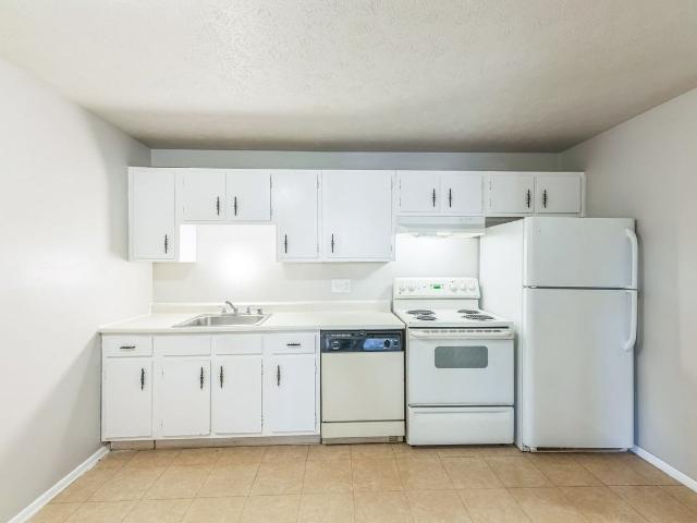 Field Terrace Apartments 2 Bedroom Apartment for Rent at 3771 Robb Ave, Cheviot, OH 45211 Cheviot