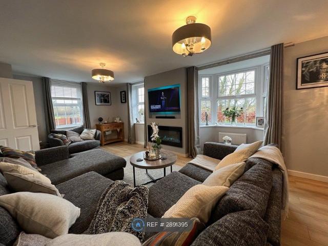 Field View, Wetherby LS22, 4 bed detached house to rent, £2,500 pcm | PrimeLocation
