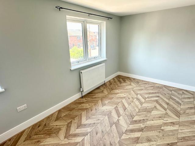 Field Close, Hounslow TW4, Room to rent, £750 pcm | PrimeLocation