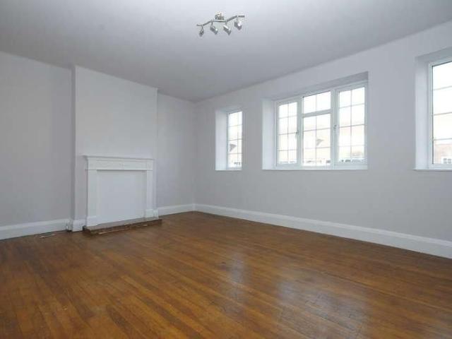 Field End Road, Pinner, HA5