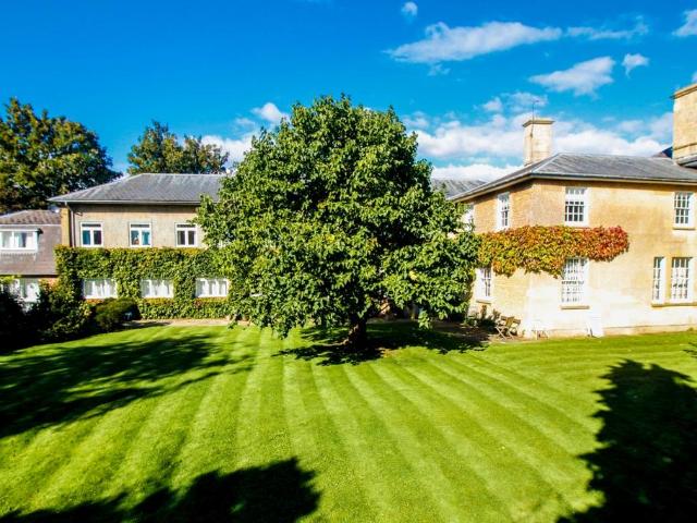 Field House Drive, Oxford 1 bed apartment to rent £1,950 pcm £450 pw